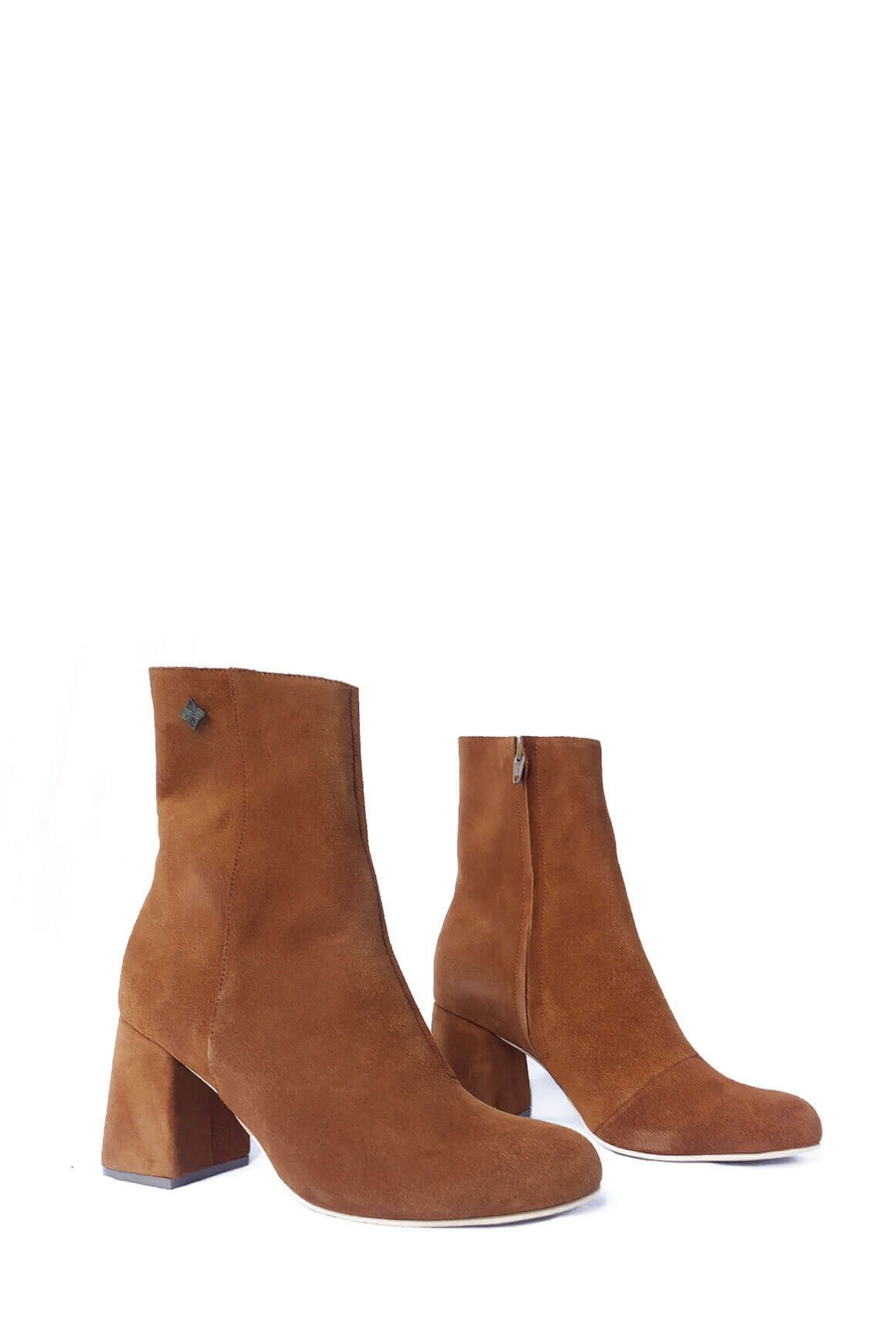 Botas | The Showroom